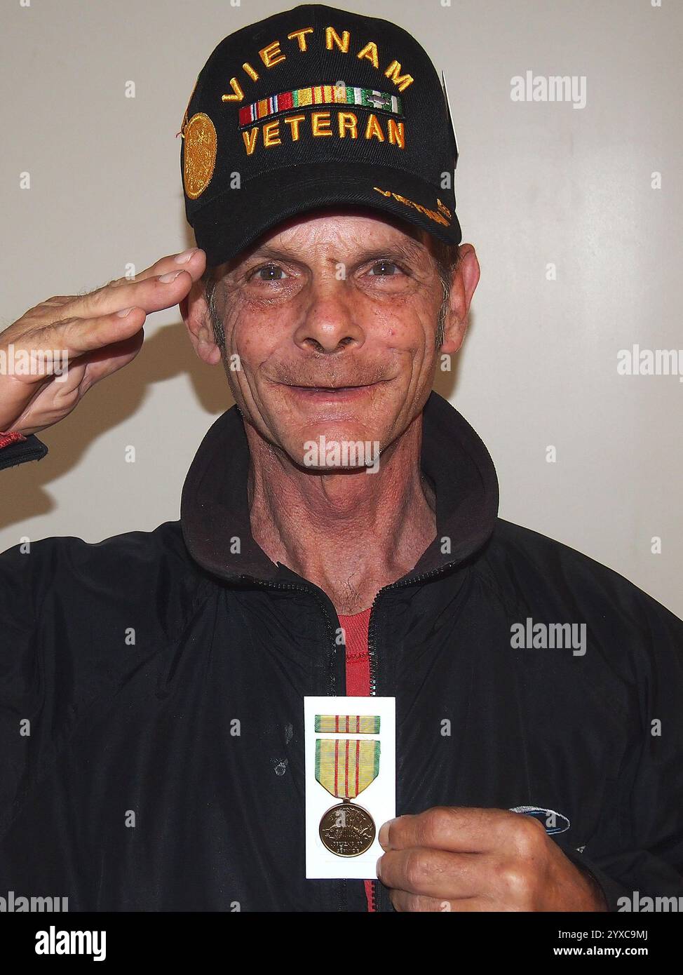 Vietnam US Navy Vet, Wayne Oversen with his medal from his service 41 ...