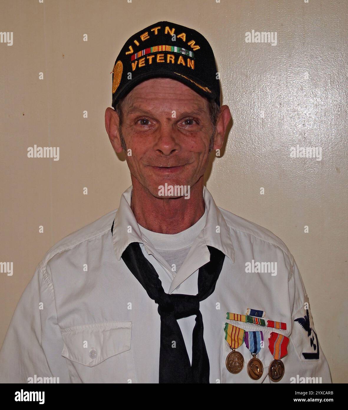 Vietnam US Navy Vet, Wayne Oversen with his medal from his service 41 ...