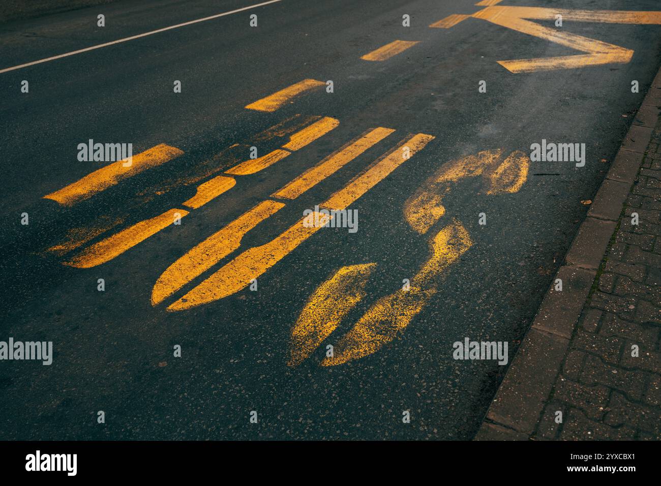 Bus stop marking hi-res stock photography and images - Alamy