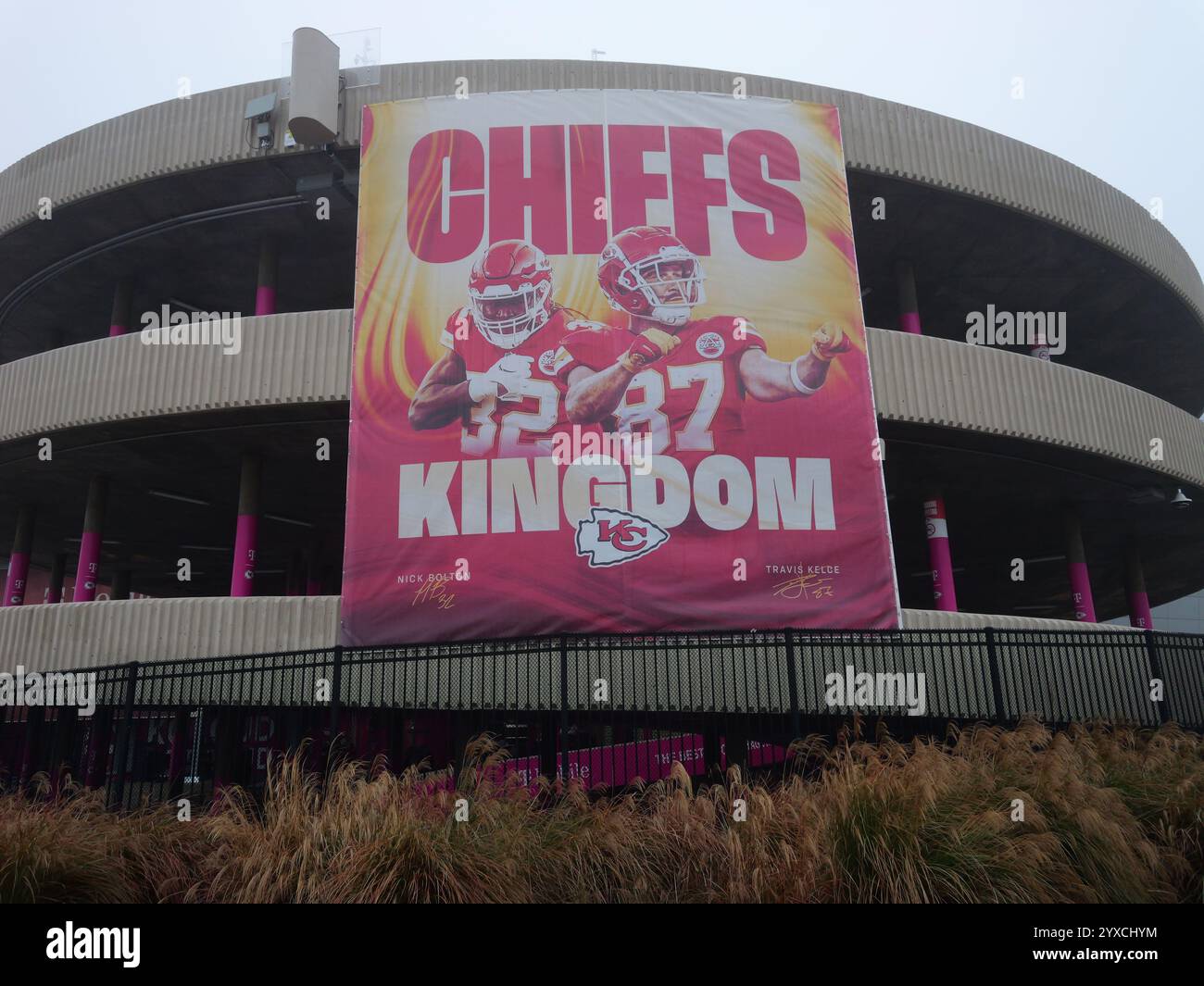 Arrowhead stadium kansas city hi-res stock photography and images - Alamy