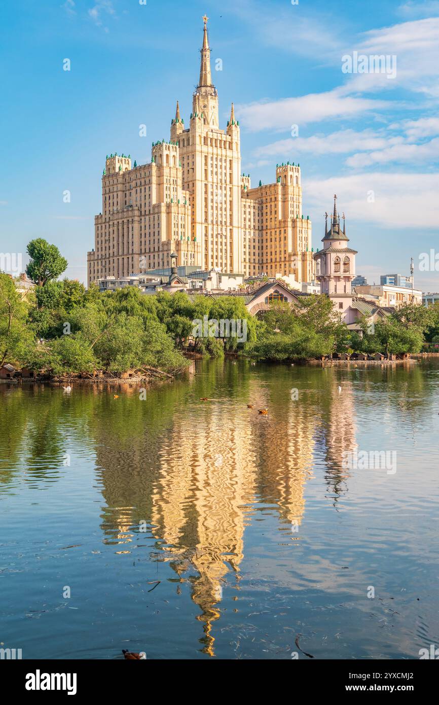 The view on the residential Stalinist high-rise building on Kudrinskaya ...