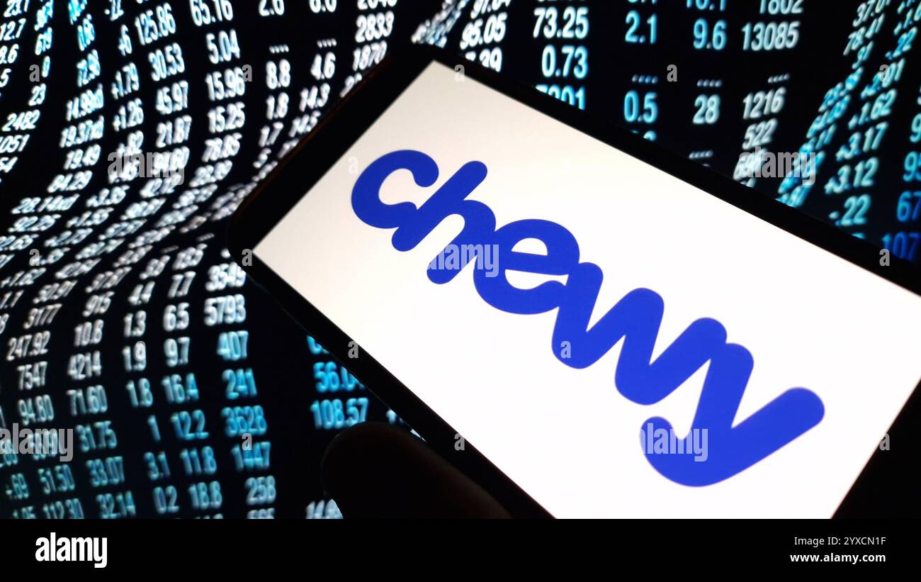 Chewy com hi-res stock photography and images - Alamy