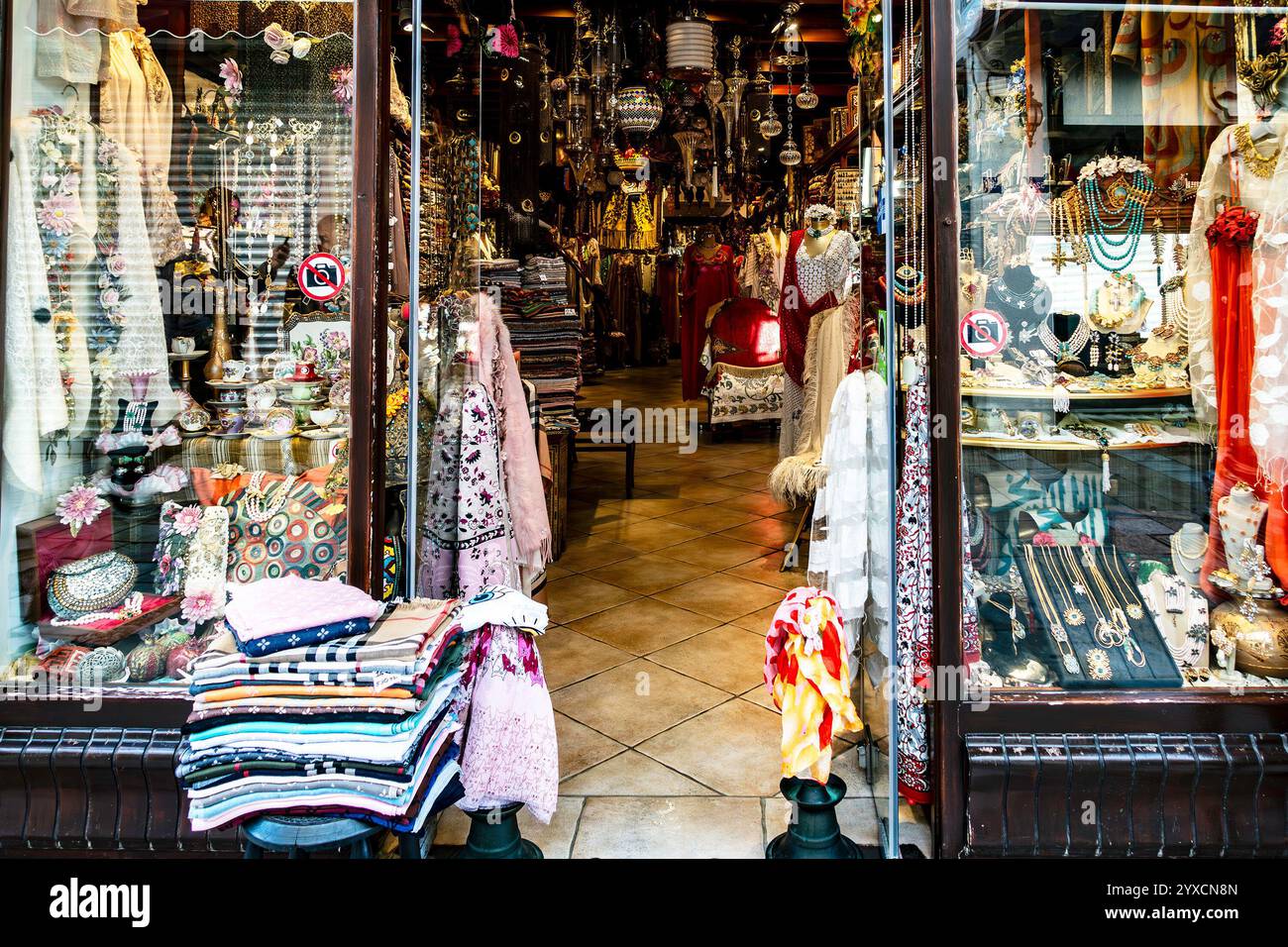 Quality crafts hi-res stock photography and images - Alamy