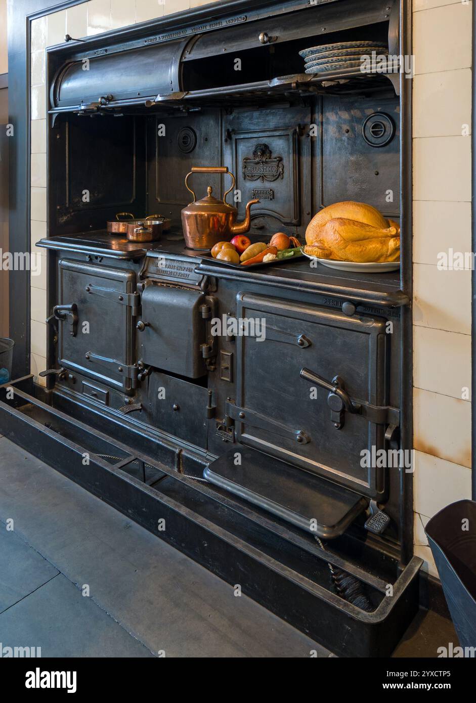 Large Smith and Wellstood cast iron Victorian cooking range in Standen ...