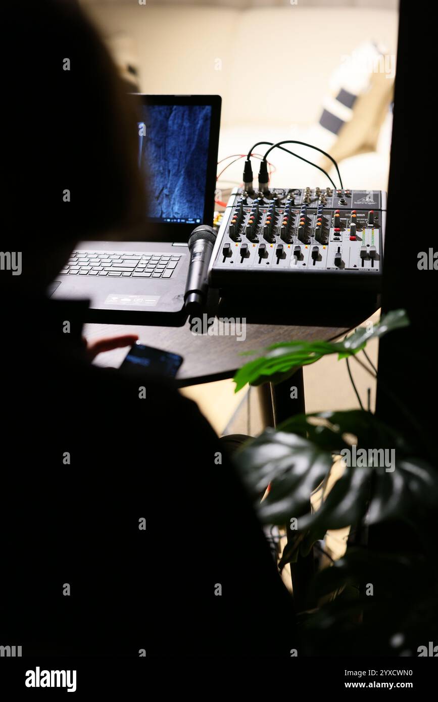 An essential guide to setting up an audio mixer and laptop ...