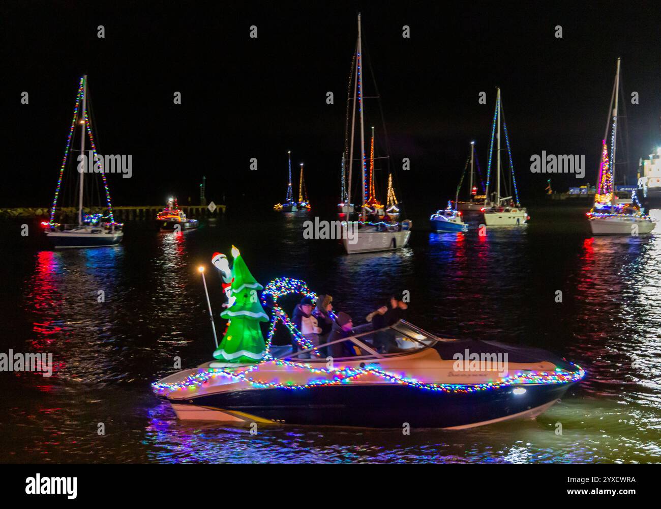 Poole, Dorset, UK. 15th December 2024 Crowds gather to watch the ...