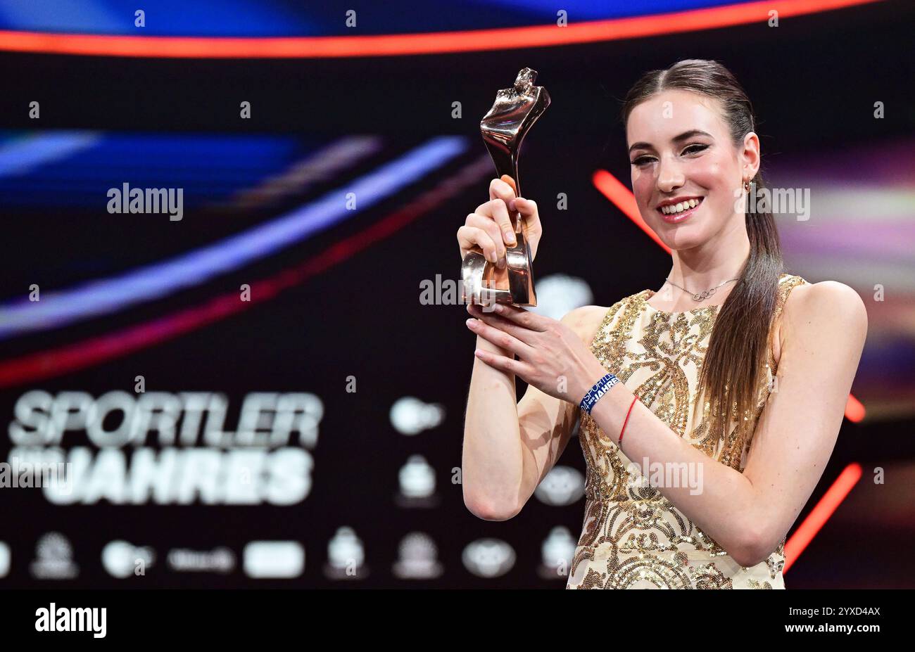 Baden Baden, Germany. 15th Dec, 2024. Gymnast Darja Varfolomeev holds ...