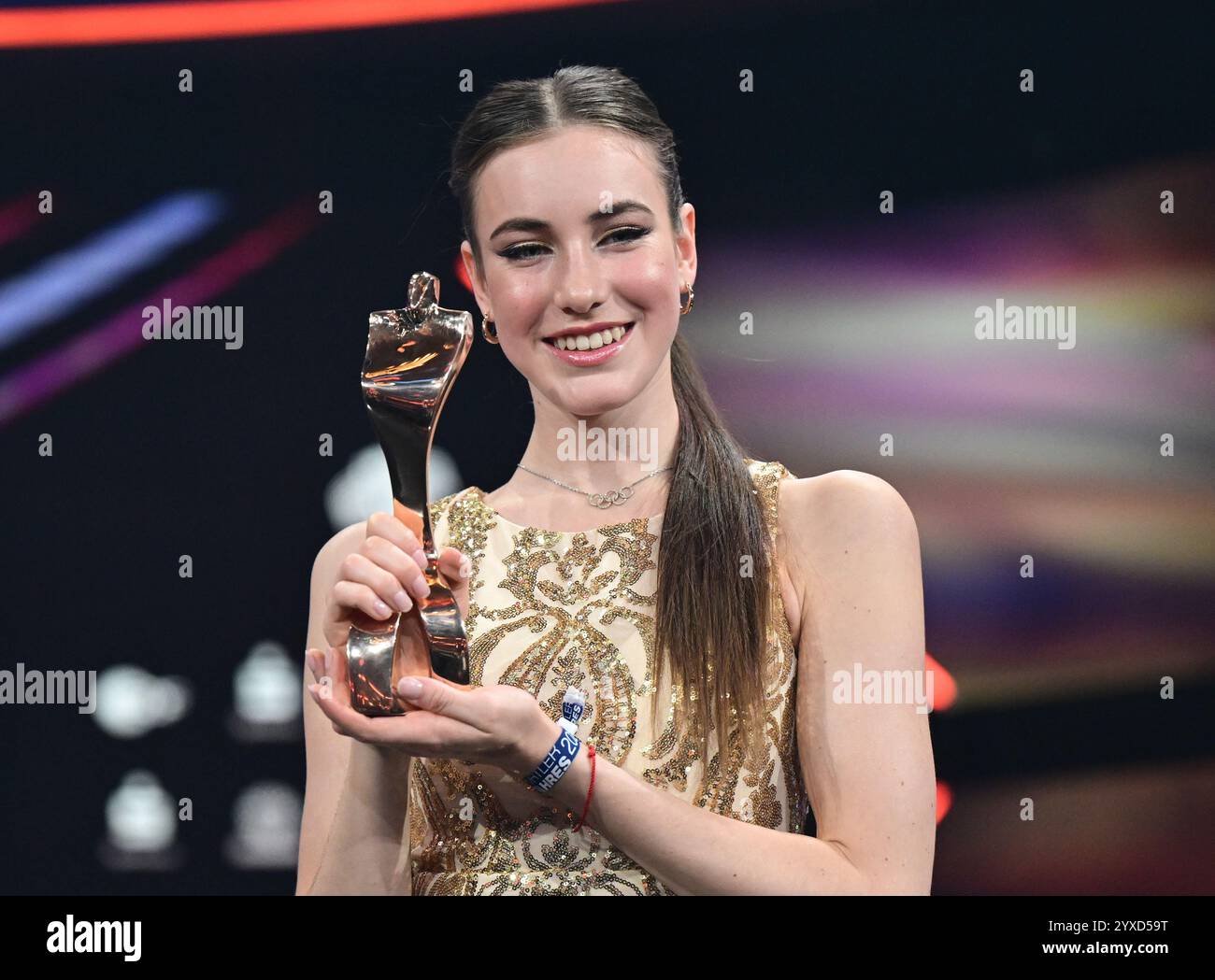 Baden Baden, Germany. 15th Dec, 2024. Gymnast Darja Varfolomeev holds ...