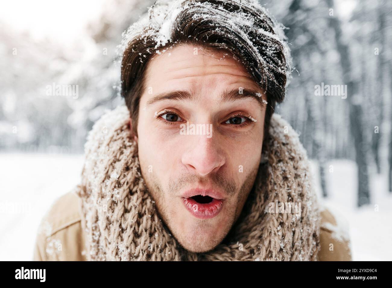 Guy in cold season year hi-res stock photography and images - Alamy