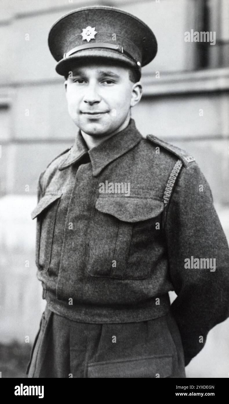 Ww2 british soldier uniform hi-res stock photography and images - Alamy