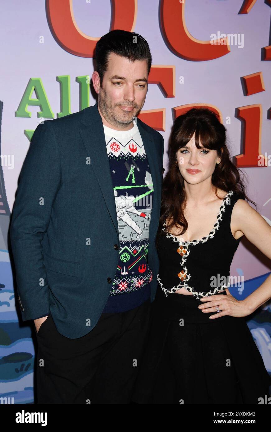 LOS ANGELES, CALIFORNIA - DECEMBER 13: (L-R) Jonathan Scott and Zooey ...