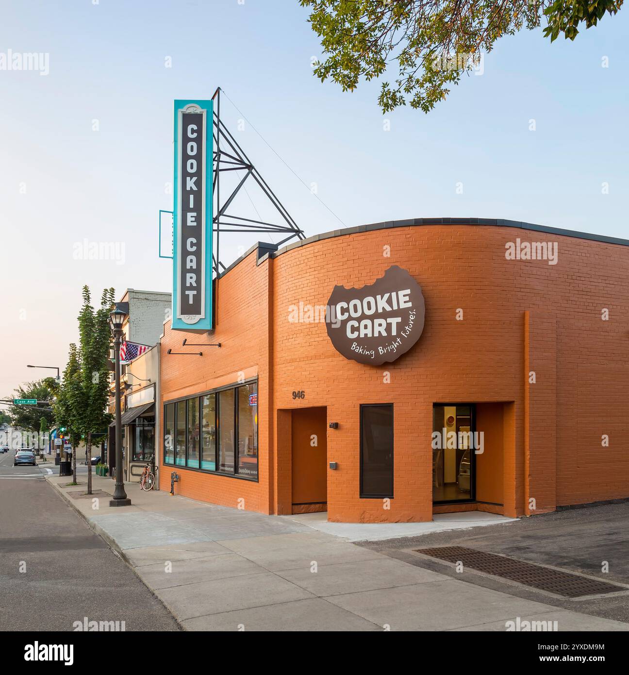 Brick storefront bakery hi-res stock photography and images - Alamy