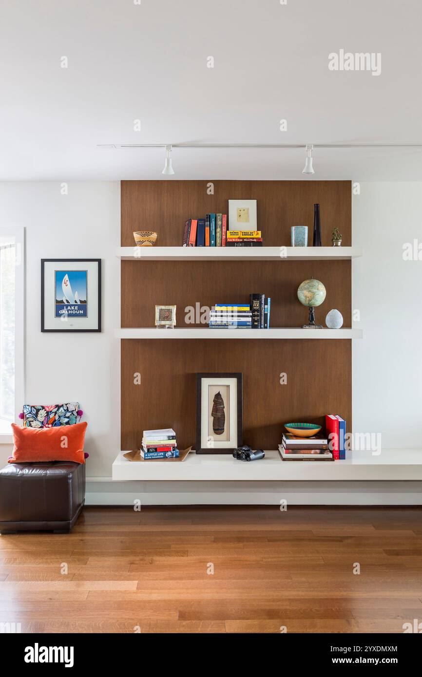 Built in open shelving on wall hi-res stock photography and images - Alamy