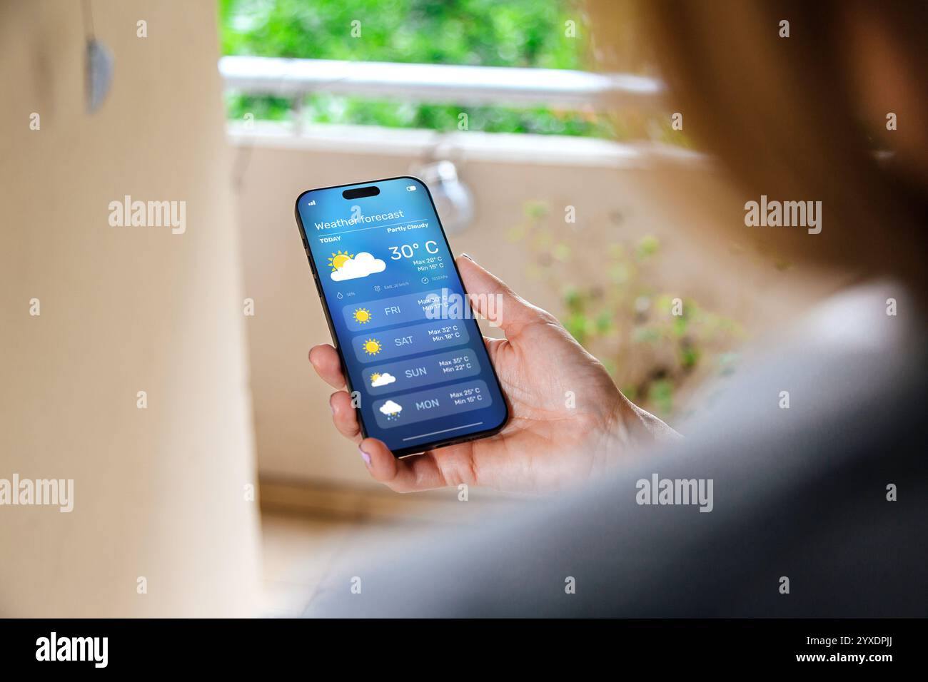 Forecast screen hi-res stock photography and images - Alamy