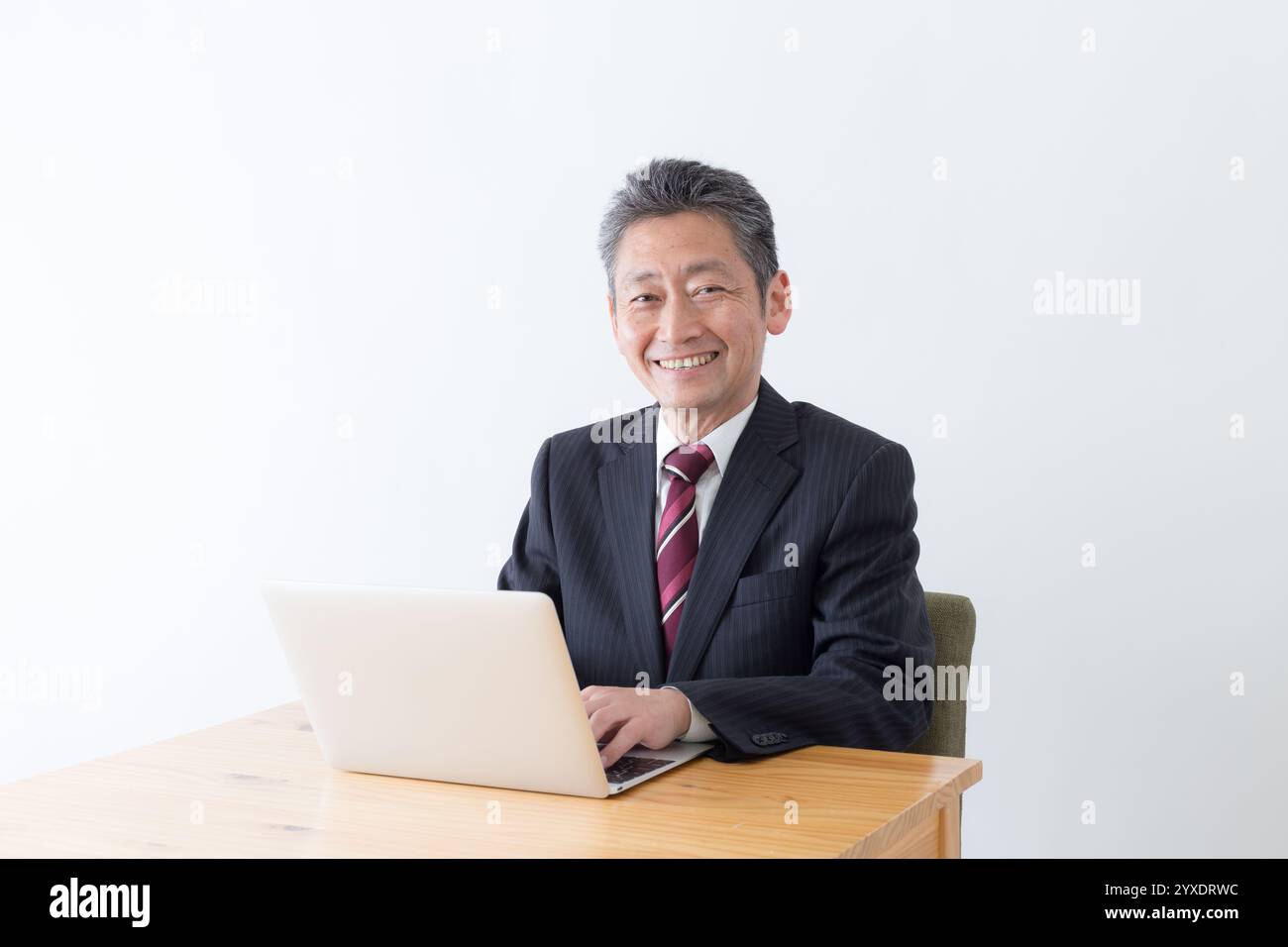 Japanese senior businessman Stock Photo - Alamy