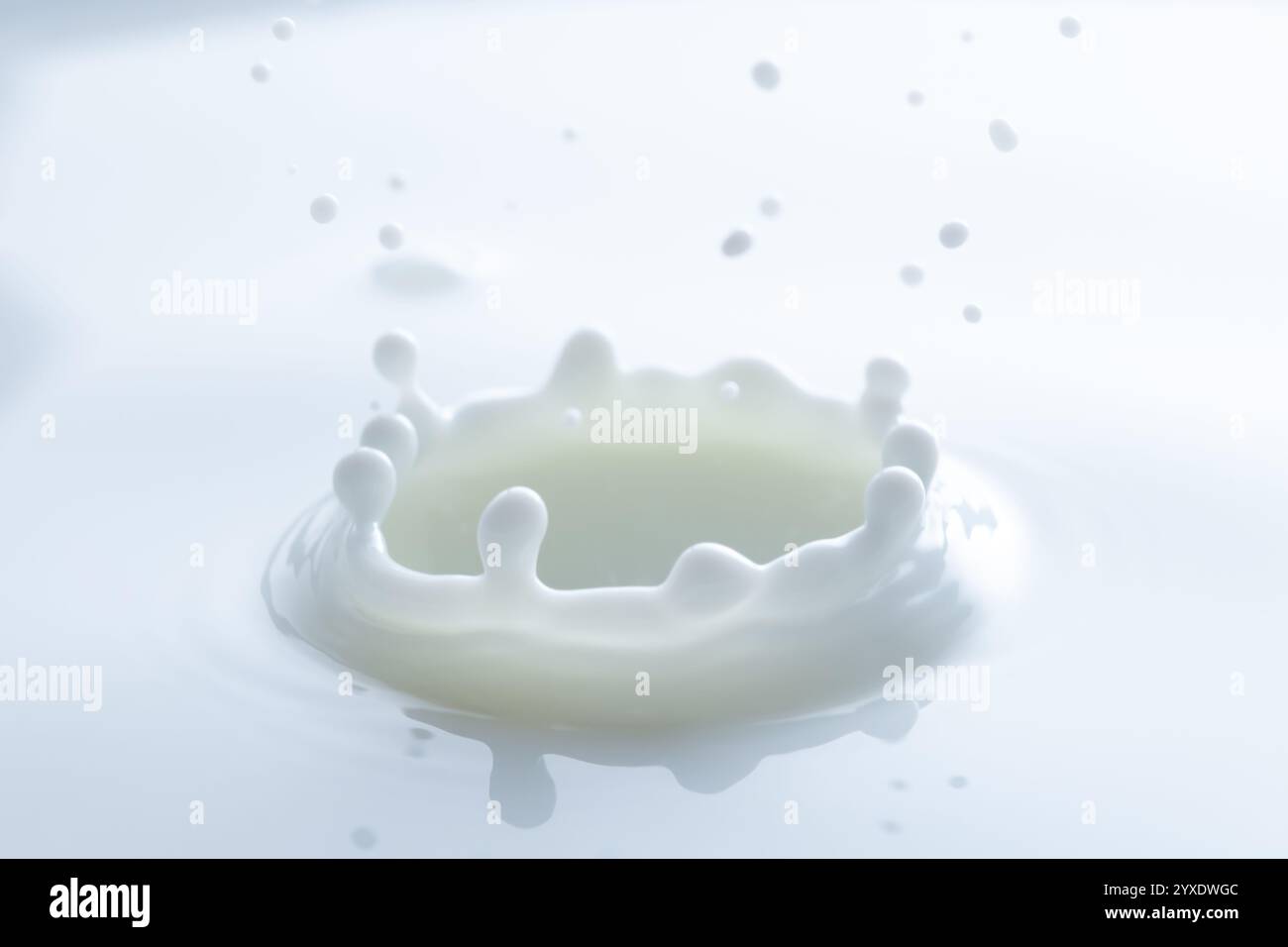 Milk ripple hi-res stock photography and images - Alamy