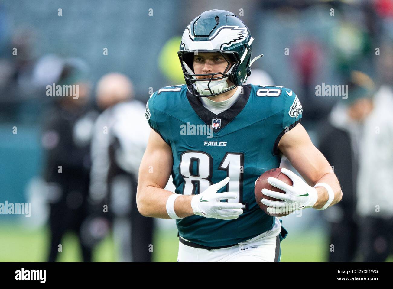 Philadelphia Eagles tight end Grant Calcaterra (81) in action prior to ...