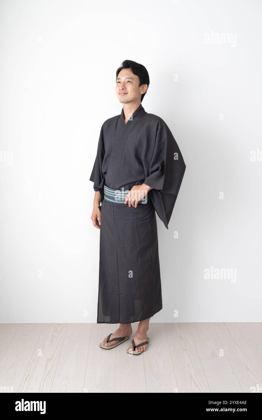 Japanese man in yukata Stock Photo - Alamy
