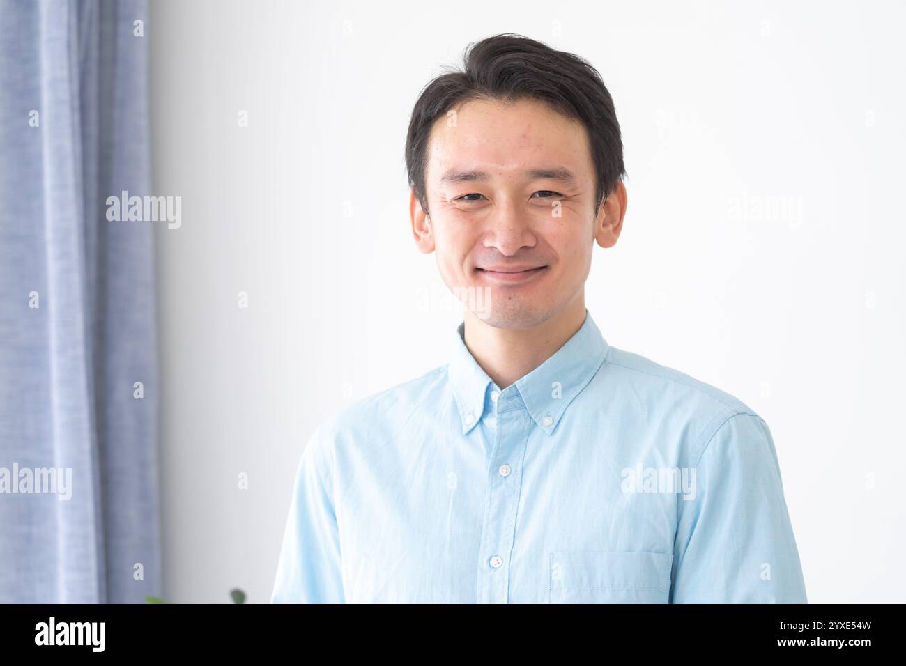 Front view man hi-res stock photography and images - Alamy