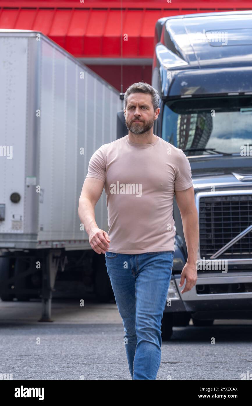 Lorry owner hi-res stock photography and images - Alamy