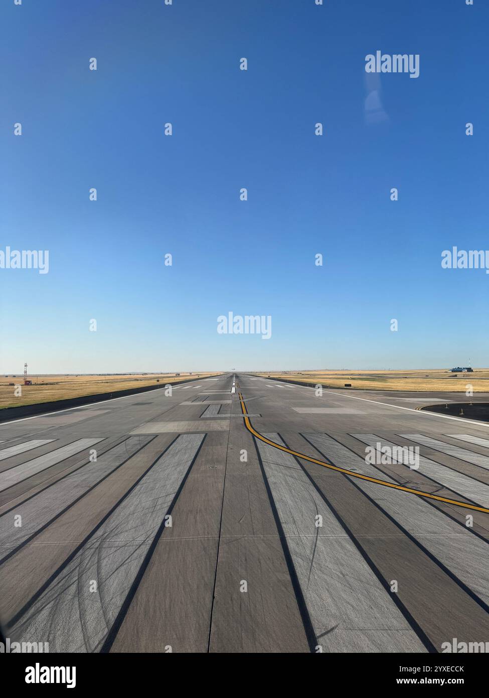 Colorado runway planes hi-res stock photography and images - Alamy