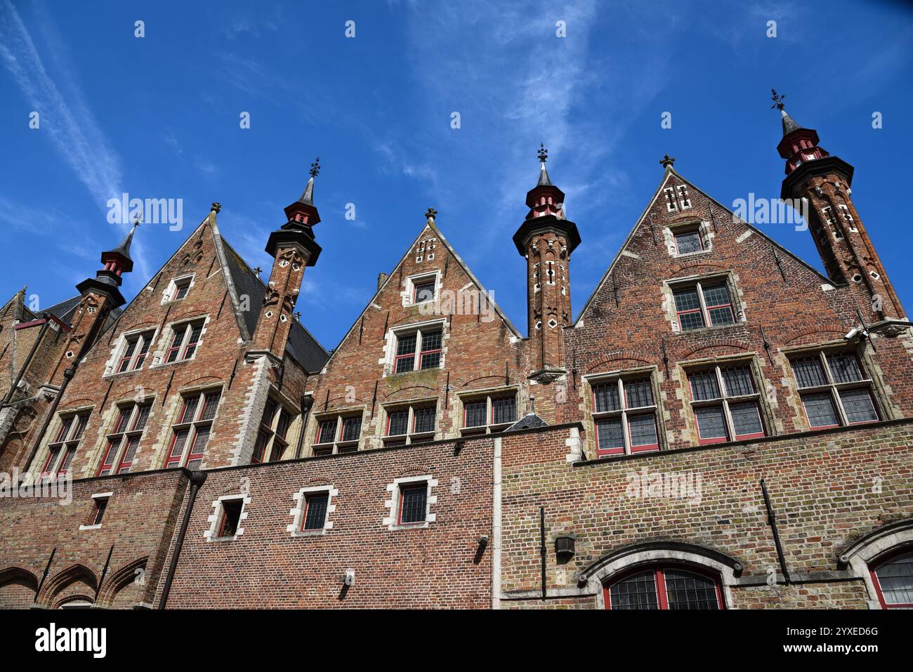 Pointed facades hi-res stock photography and images - Alamy
