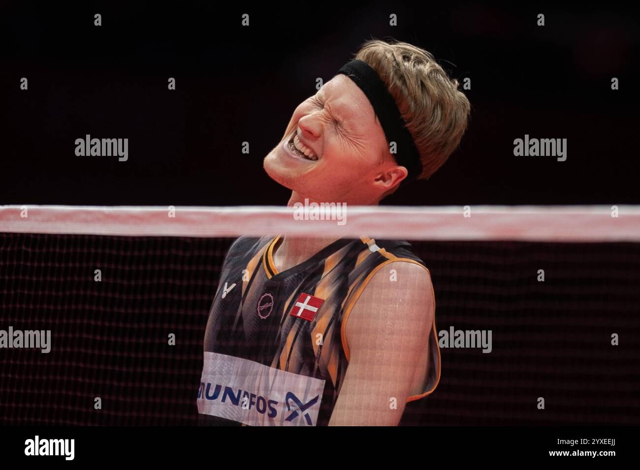 Chinese badminton player Shi Yuqi defeats Danish badminton player ...