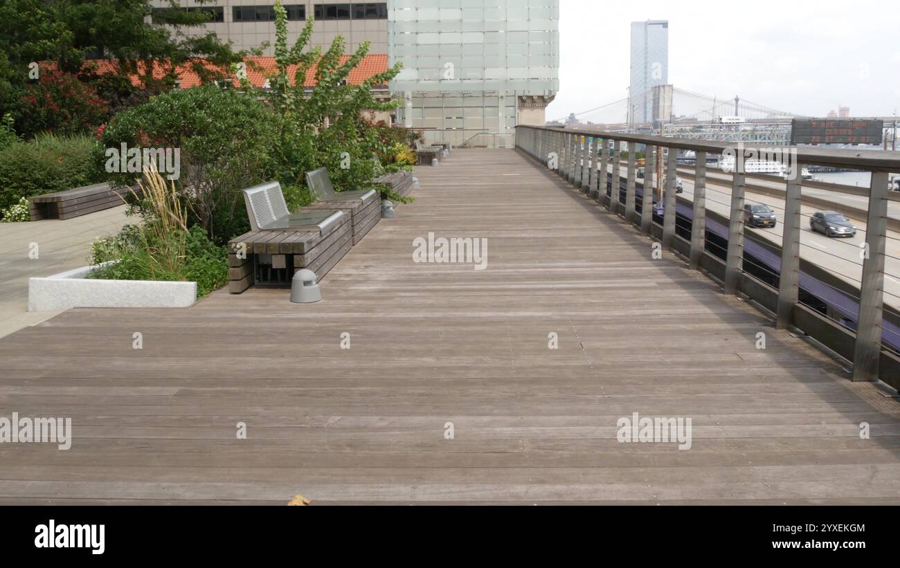 New York City waterfront park, Financial district, Manhattan Downtown ...