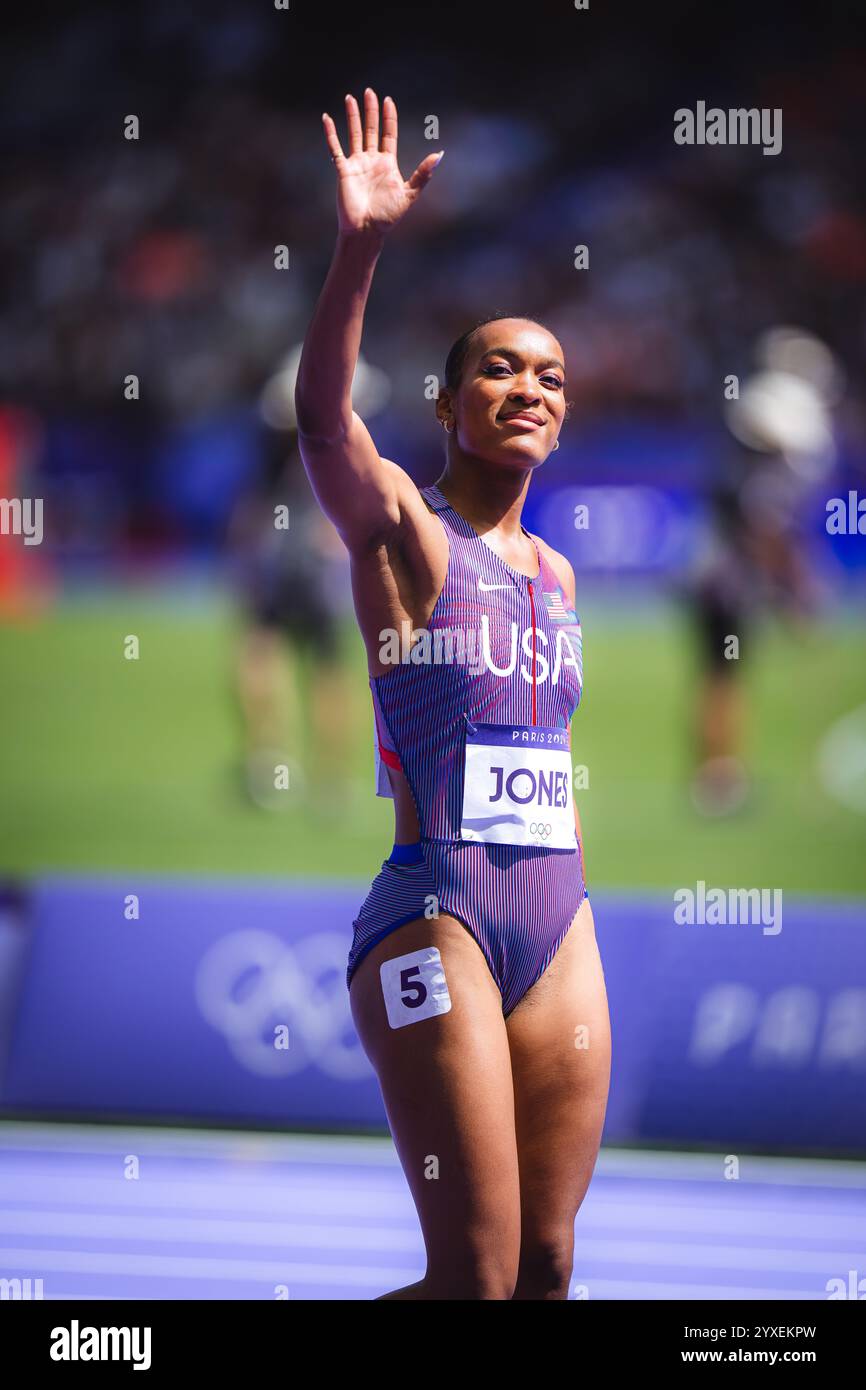 Jasmine Jones participating in the 400 meters hurdles at the Paris 2024 Olympic Games Stock ...