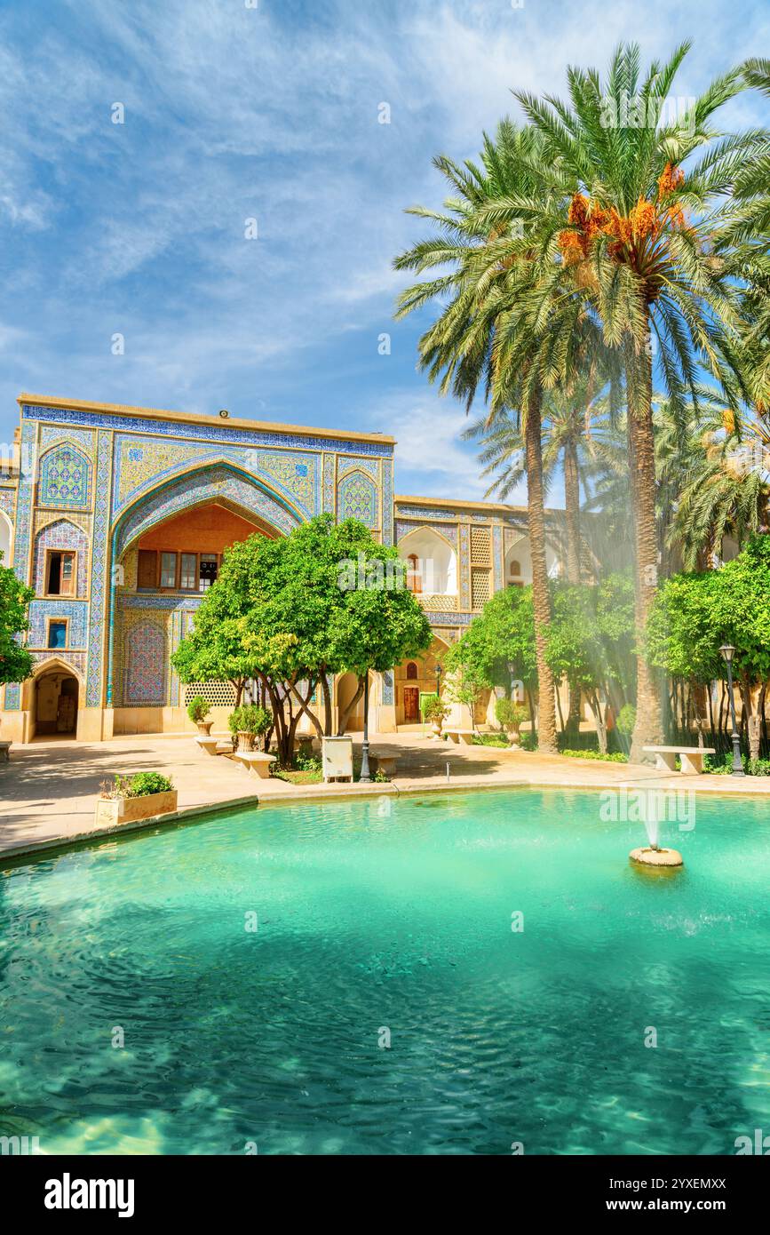 Fabulous fountain in the middle of traditional Persian courtyard Stock ...