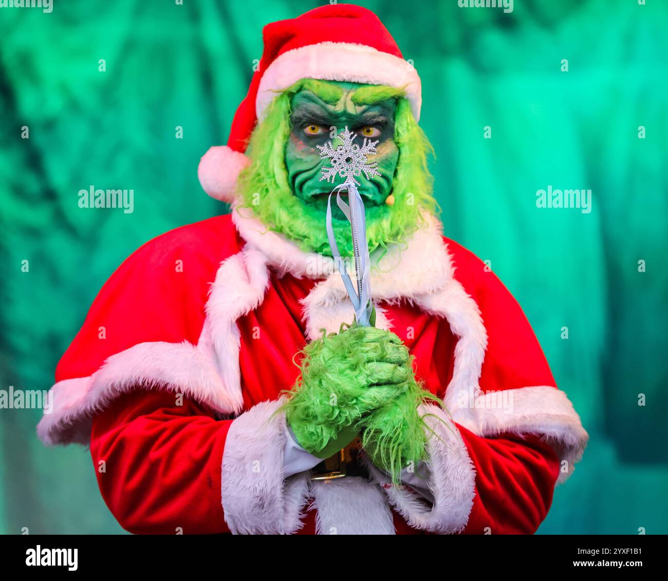 London, UK. 15th Dec, 2024. The Grinch provides free stage ...