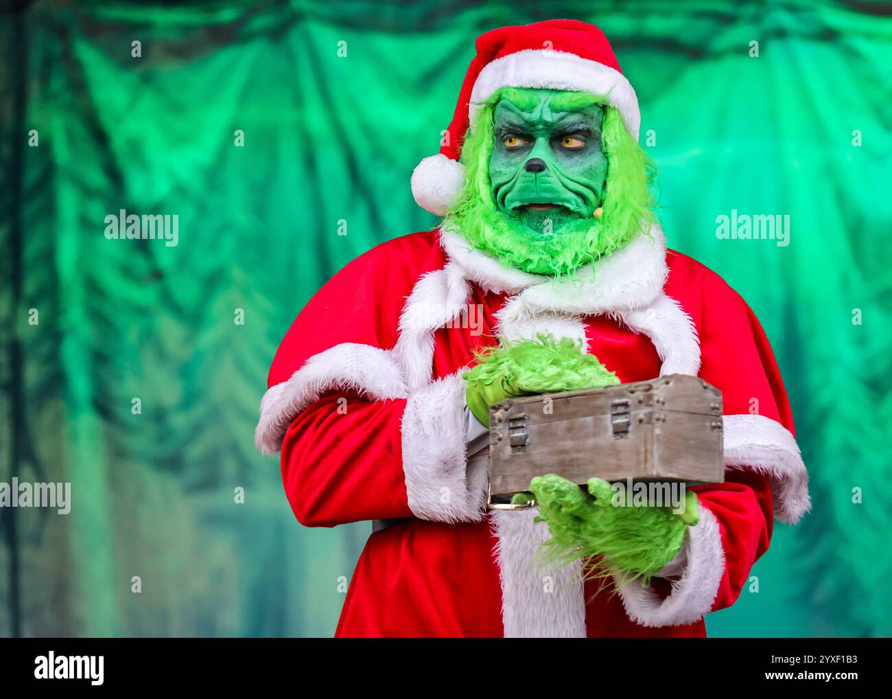 London, UK. 15th Dec, 2024. The Grinch provides free stage ...