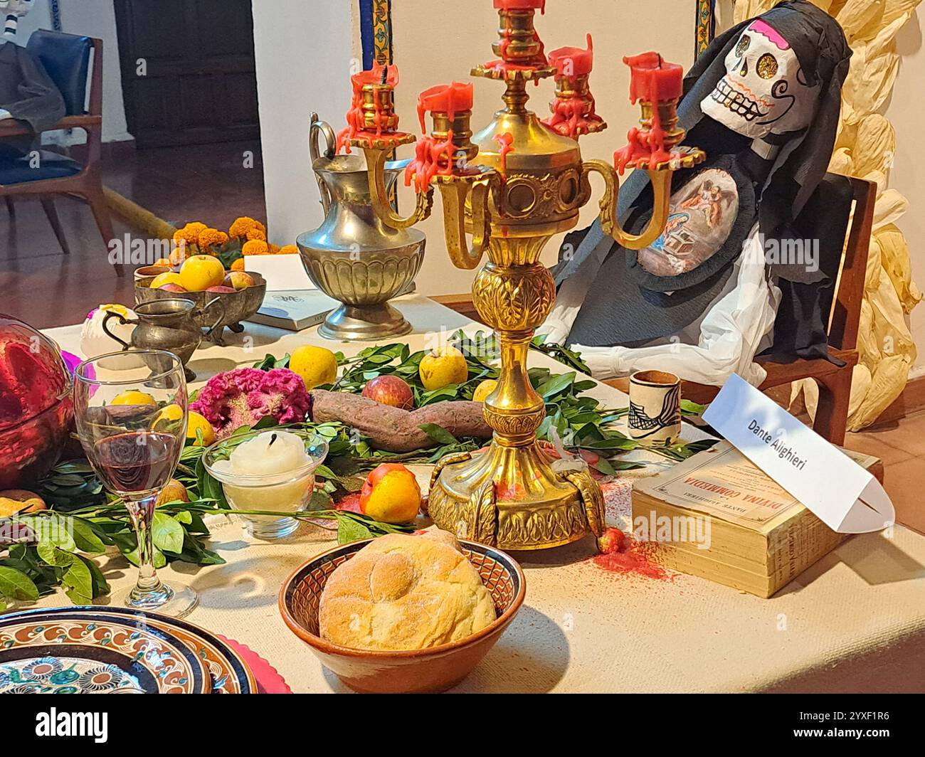 Altar of the dead, Mexican tradition of the Day of the Dead, food ...