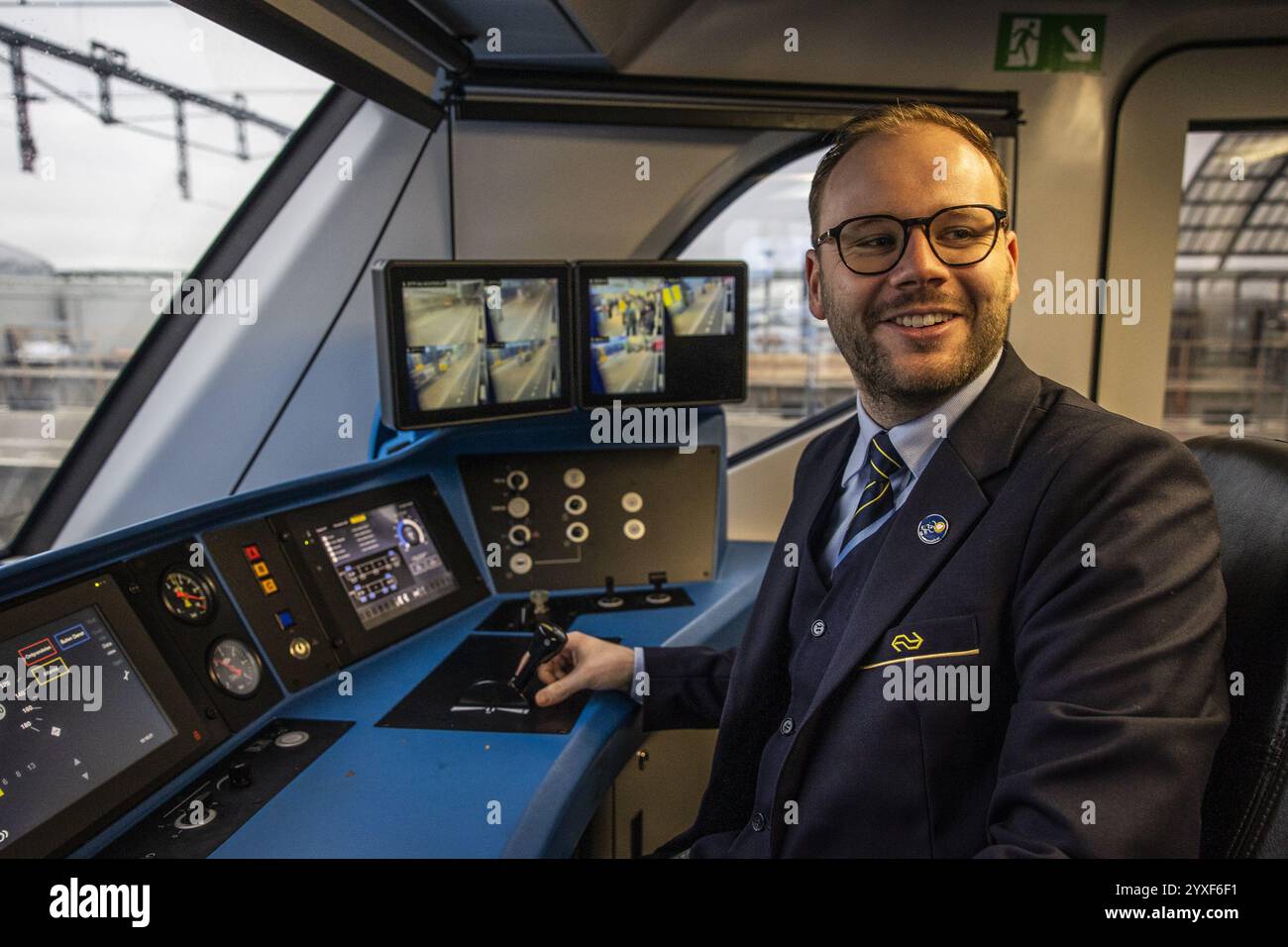 AMSTERDAM - NS's new Airport Sprinter. This new timetable intensifies ...