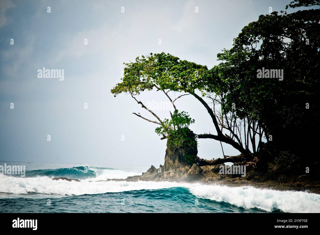 Isolated image of islands hi-res stock photography and images - Alamy