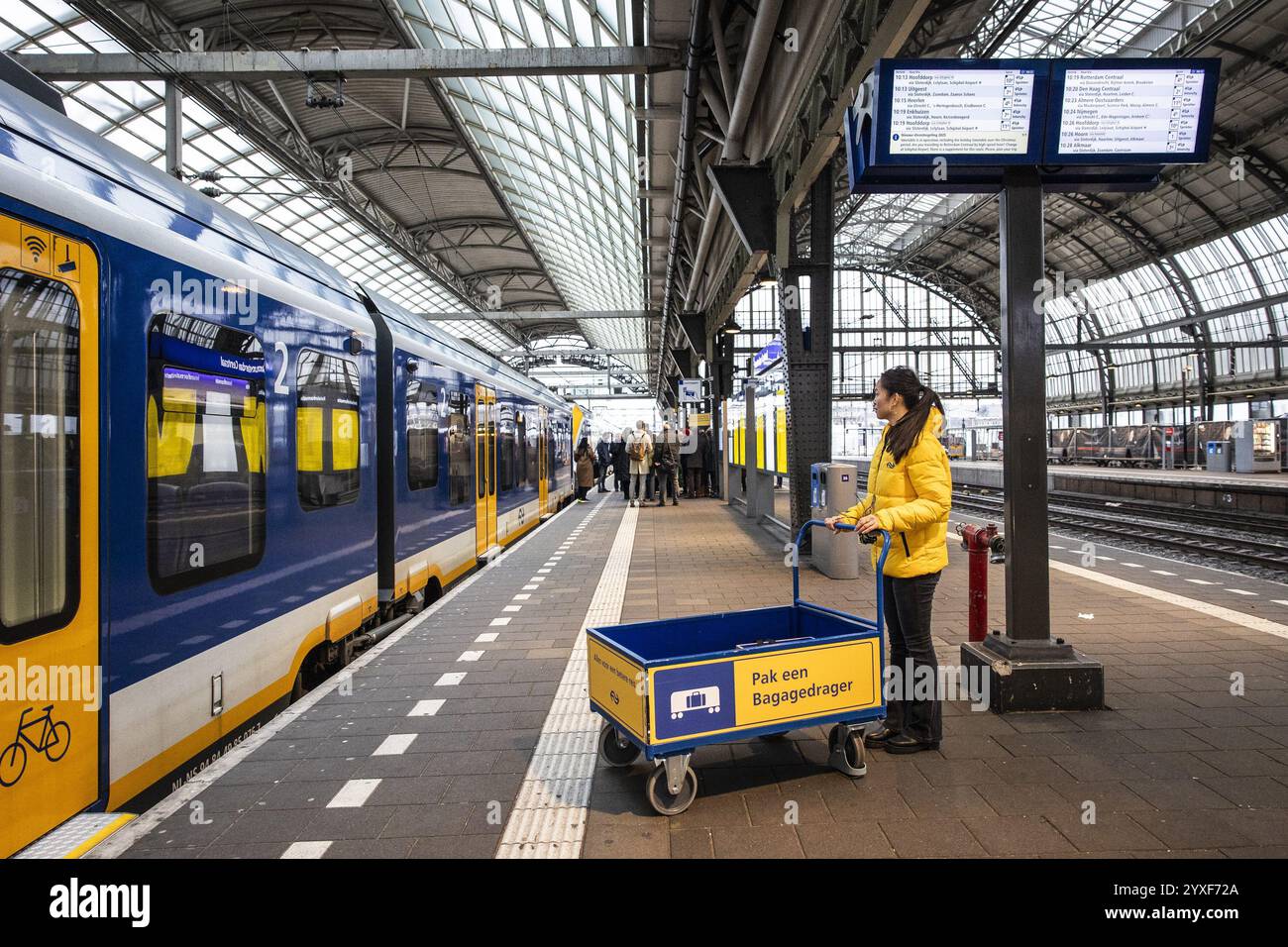 AMSTERDAM - NS's new Airport Sprinter. This new timetable intensifies ...