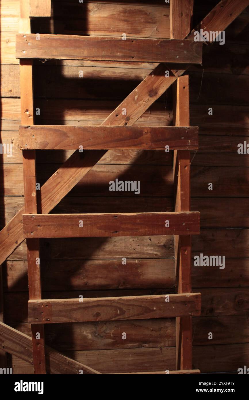 Vintage wooden barn hi-res stock photography and images - Alamy