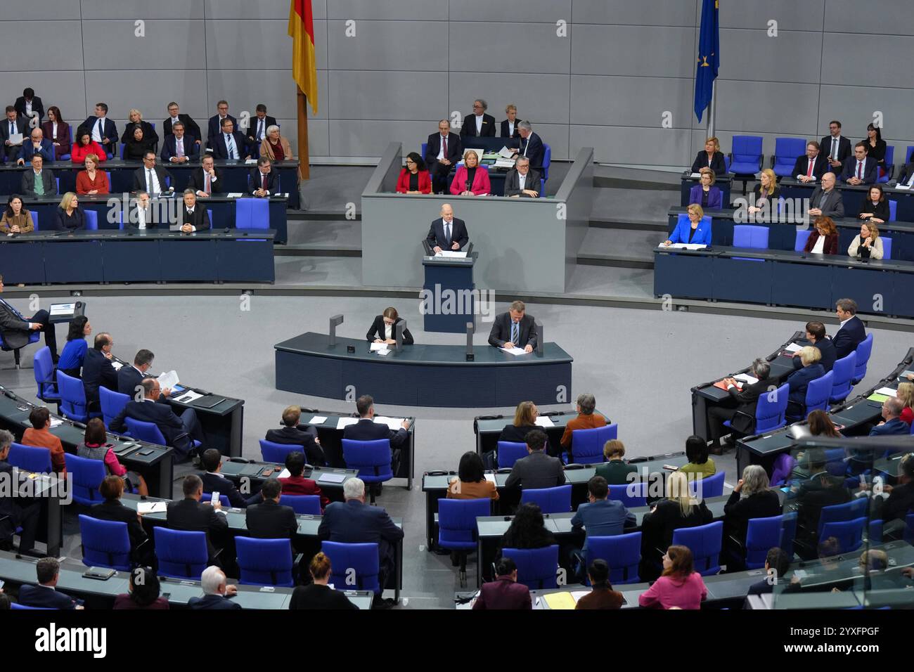 Bundeskanzler stellt die Vertrauensfrage im Deutschen Bundestag ...