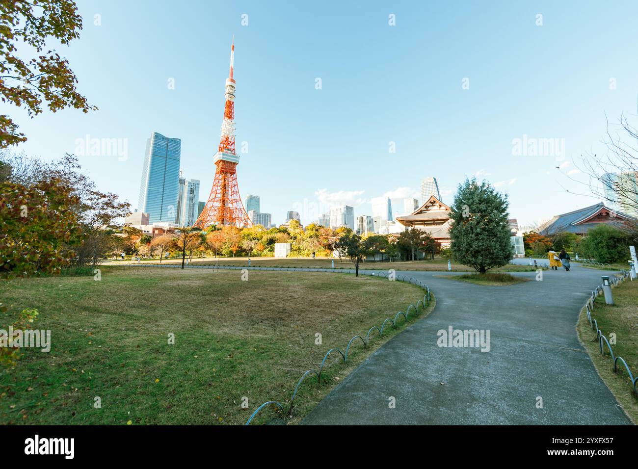 Tokyo tower in shiba koen hi-res stock photography and images - Alamy