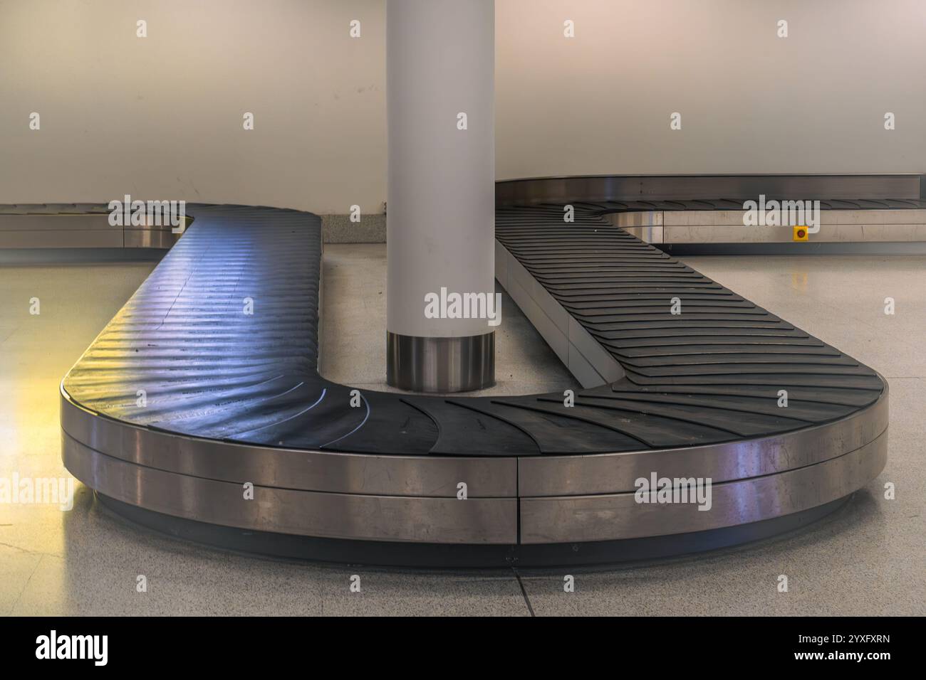 Baggage collection band at the airport Stock Photo - Alamy