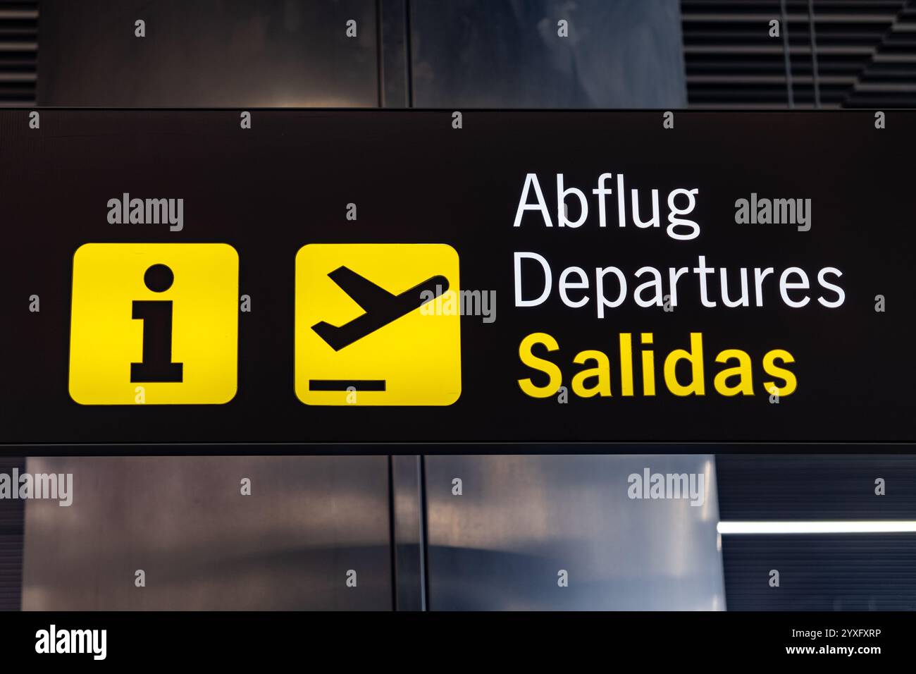 Airport departures sign hi-res stock photography and images - Alamy