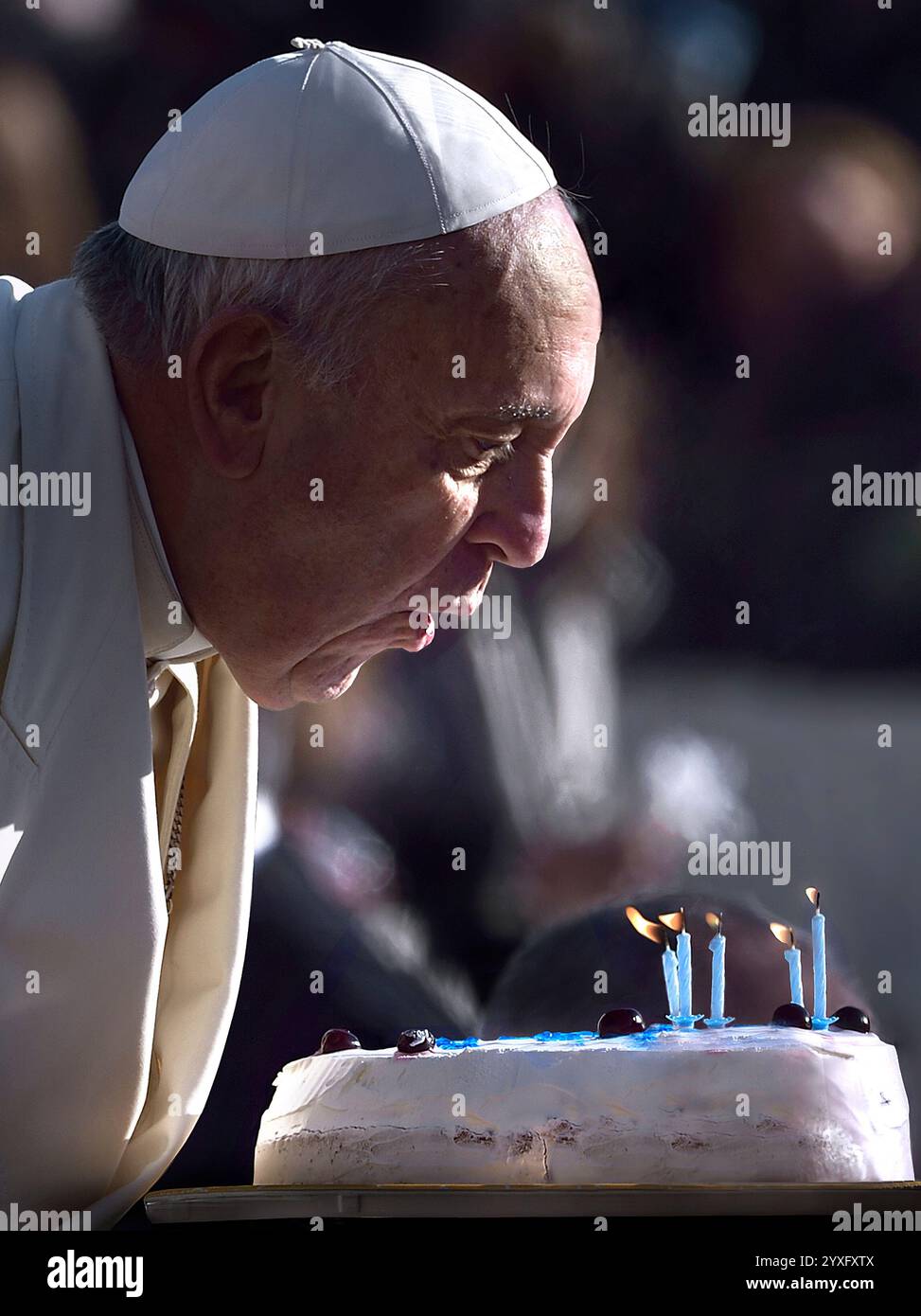 Pope francis cake with candles hi-res stock photography and images - Alamy