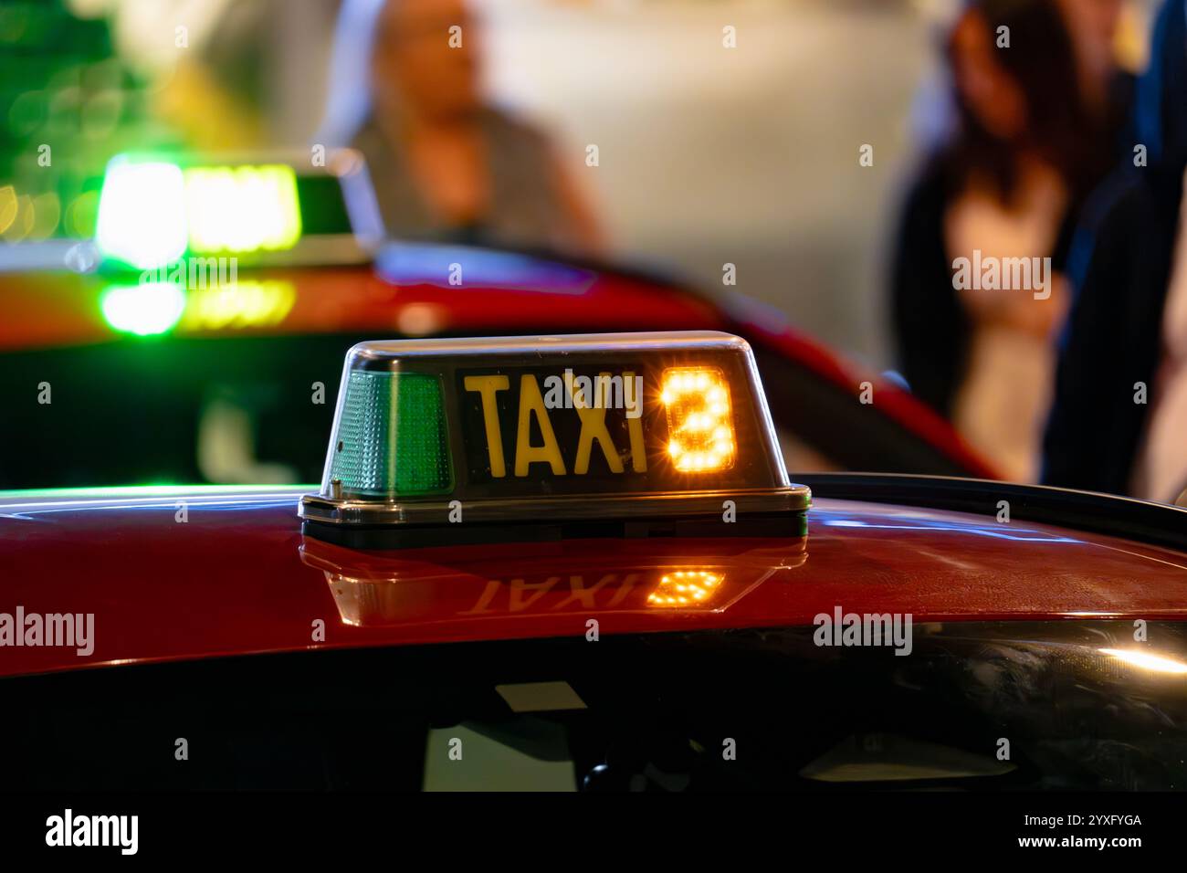 Yellow taxi sign showing hi-res stock photography and images - Alamy