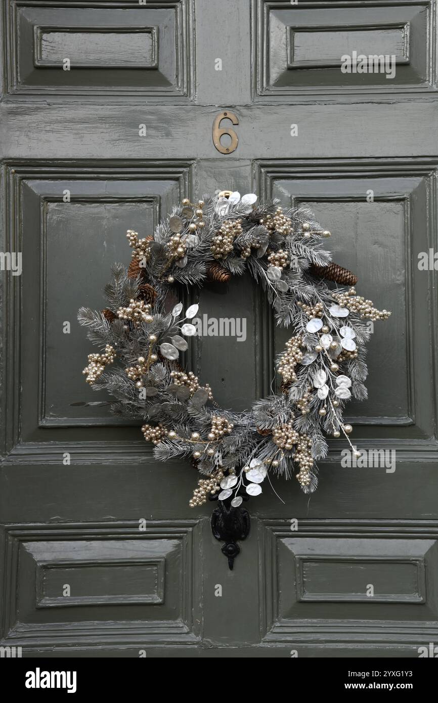Luxury frosted wreath hi-res stock photography and images - Alamy