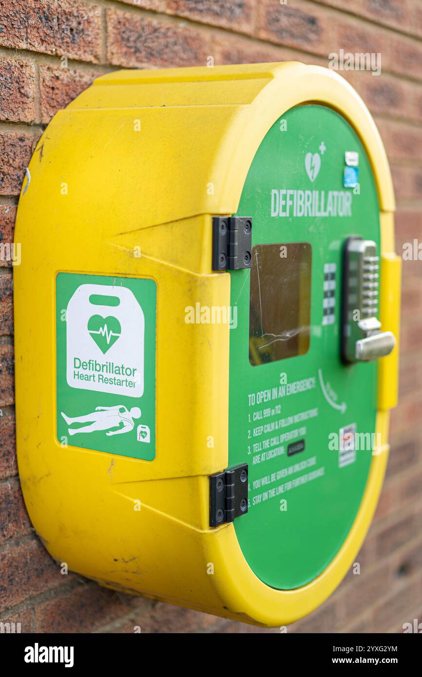 Wall mounted defibrillator heart restarter with keypad lock, UK Stock ...