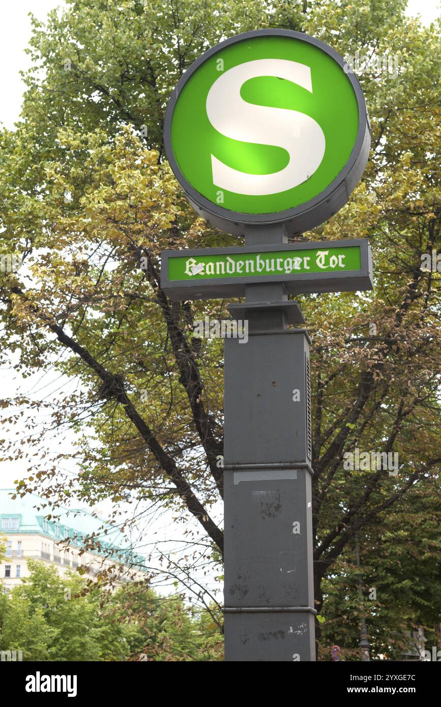 S-Bahn station 'Brandenburg Gate', pillar with backlit sign in green ...