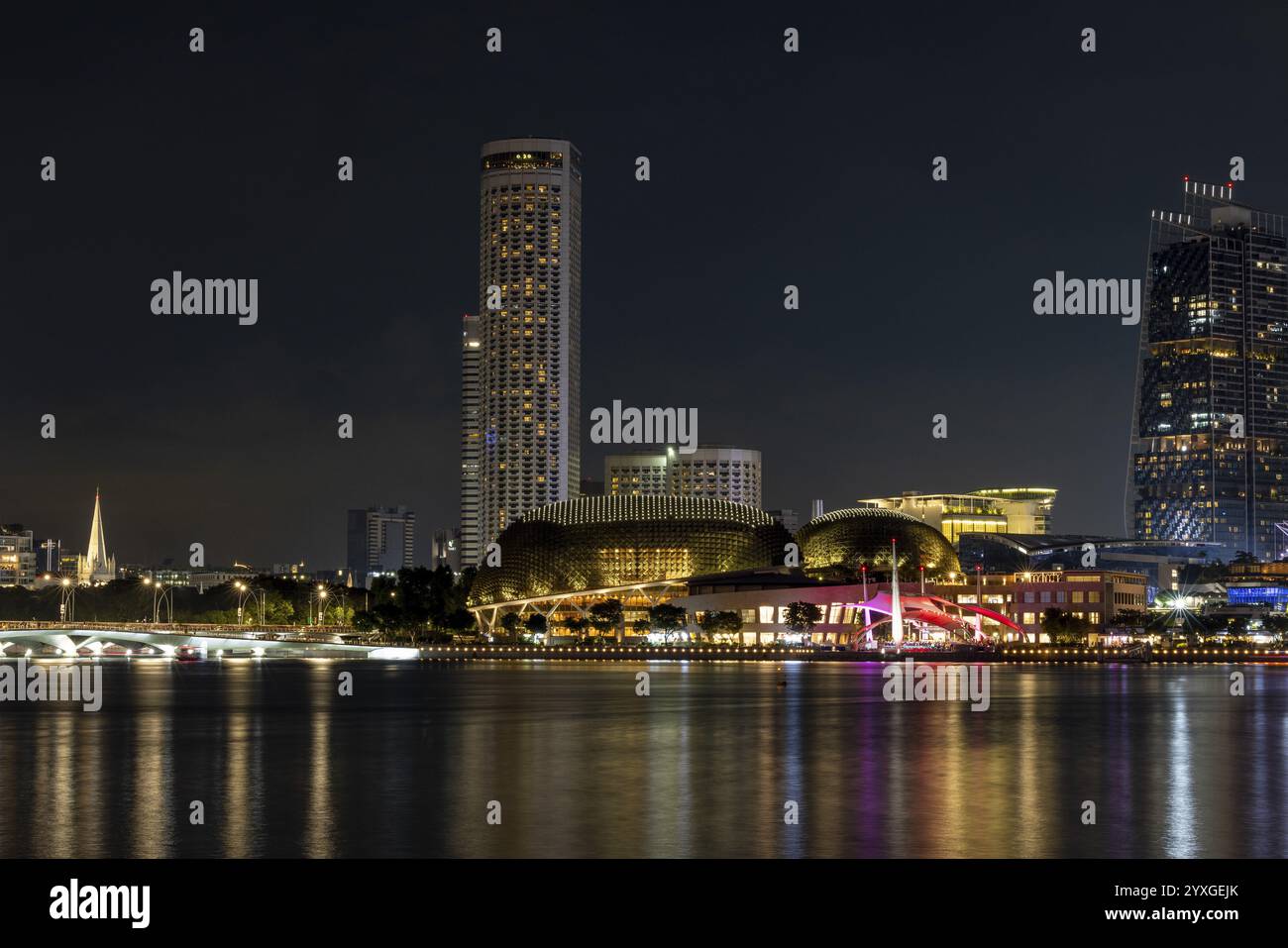 Waterfront Promenade with Esplanade Theatre by the Bay, Marina Bay ...