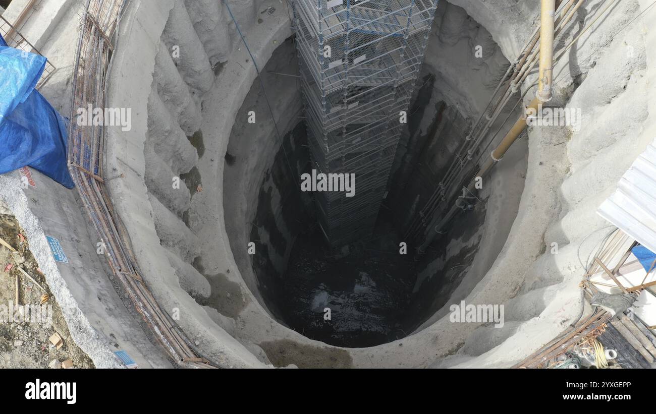 Deep excavation hi-res stock photography and images - Alamy