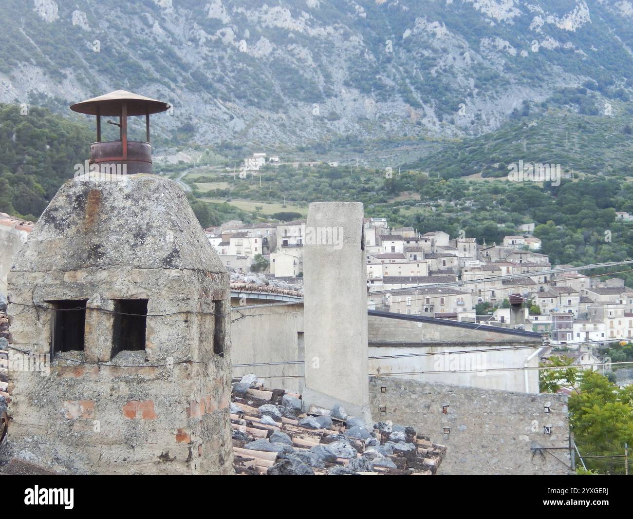 Traditional italian chimneys hi-res stock photography and images - Alamy