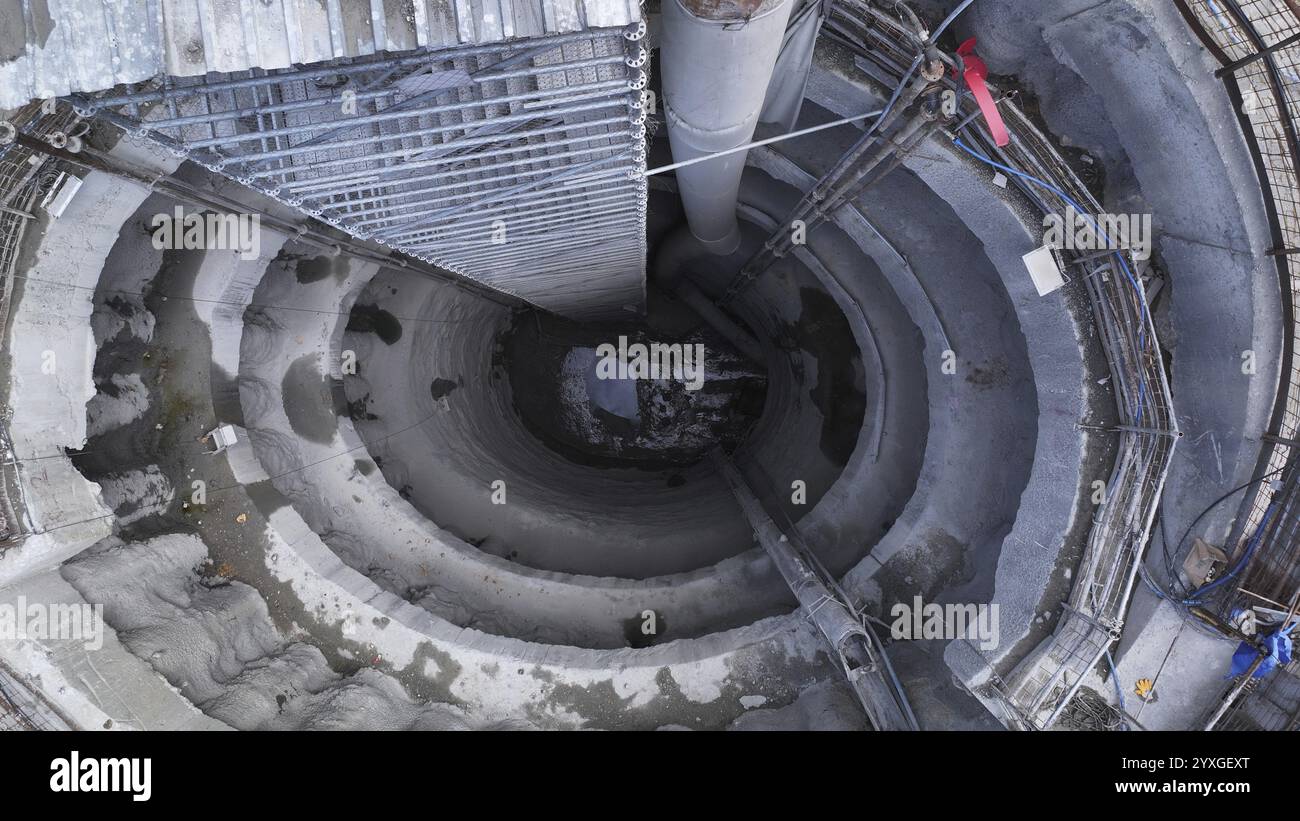 Materials present hi-res stock photography and images - Alamy